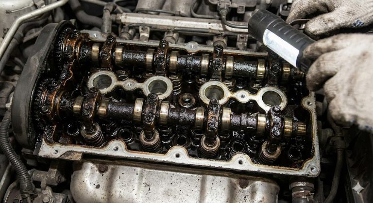 What Are the Signs of Bad Engine Oil? (7 Warning Signals a Mechanic ...